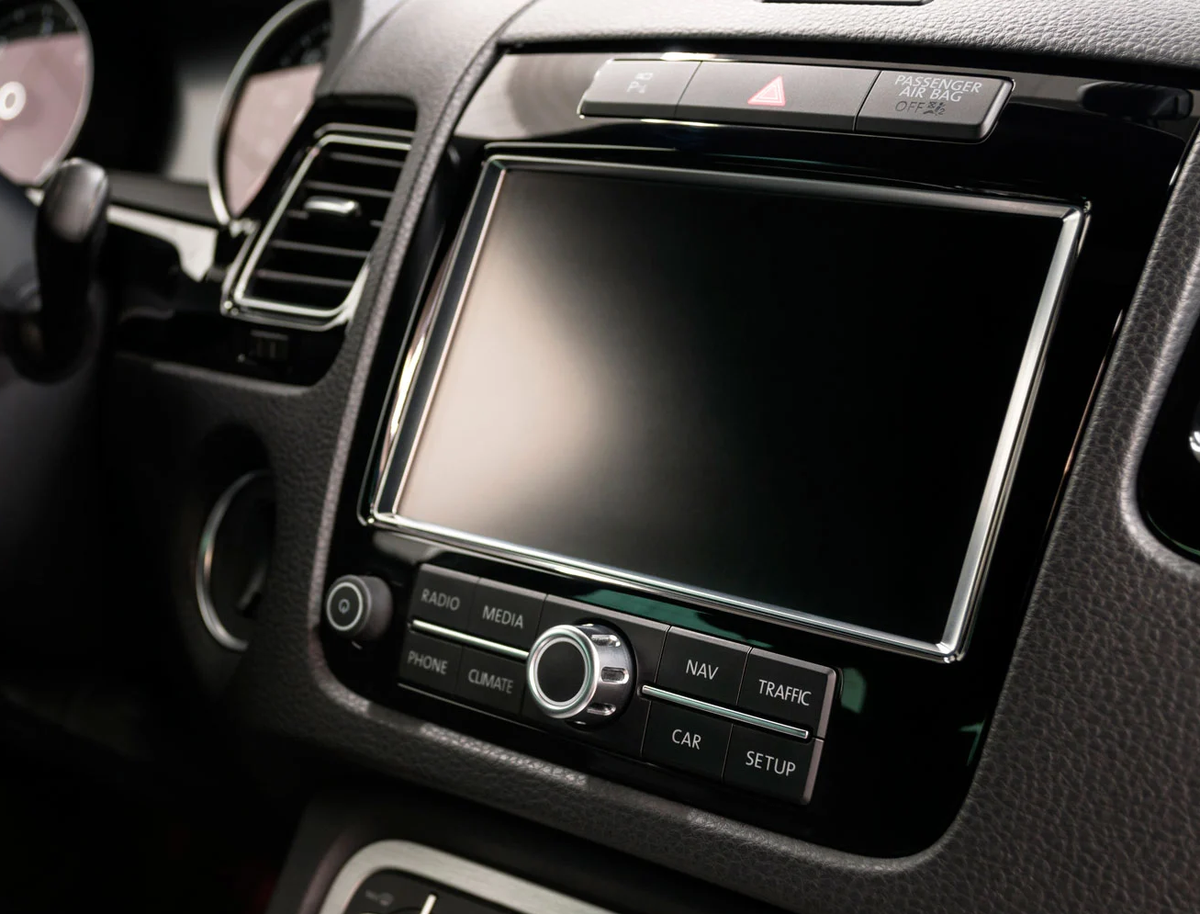 Pantallas para coche: cómo elegir la más adecuada | First Stop